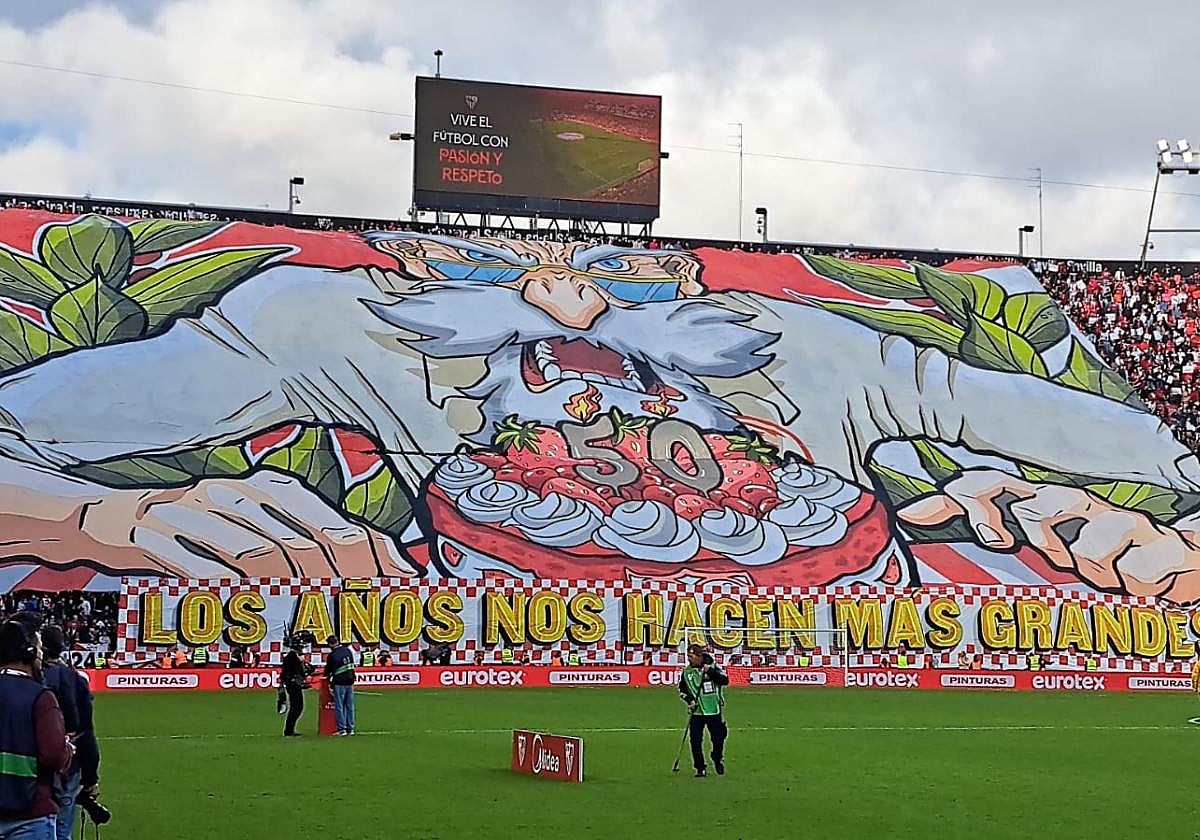 El Espectacular Tifo De Bienvenida Al Sevilla En El Derbi Ante El Betis